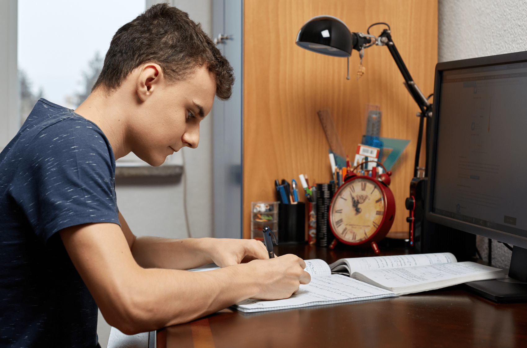 Excessive Screen Time in Early Childhood Linked to Lower Reading & Math Scores - What Parents ...